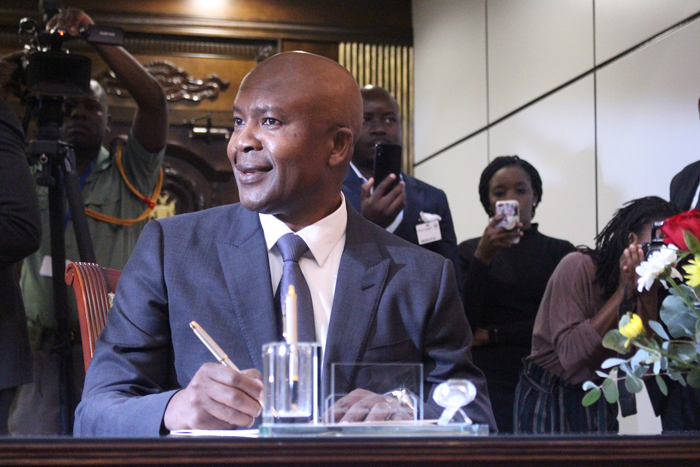 Hong Kong account haunts defence minister - Investigation Unit